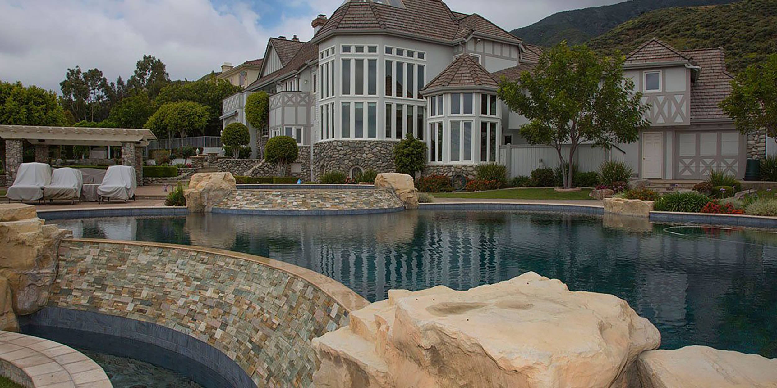 Bay Windows for Sale at California Deluxe Windows